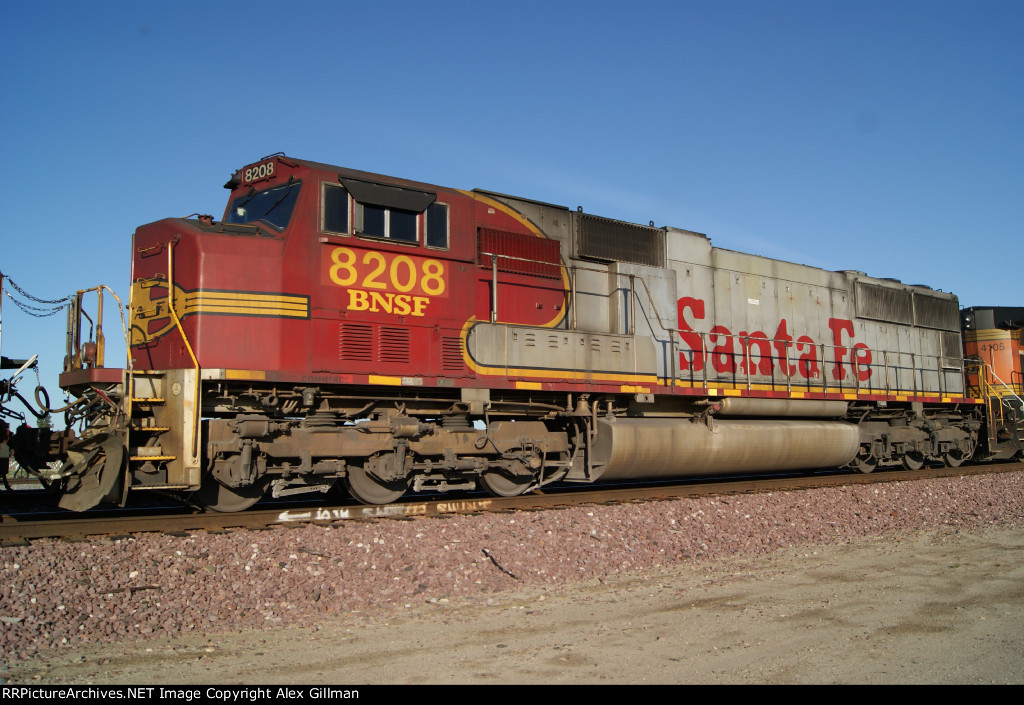 BNSF 8208 Eastbound